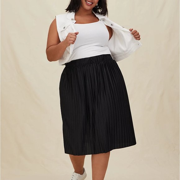 torrid | Skirts | Torrid 4x Skirt Black Midi Accordian Pleated Pull On ...